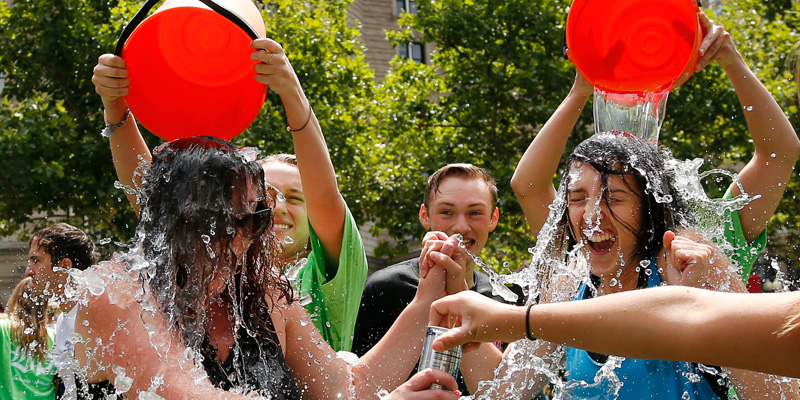 Wie stehst du zur Ice Bucket Challange? Wie stehst du zur Ice Bucket Challange?